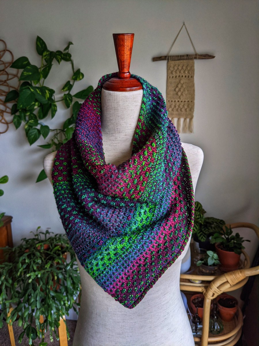 The Shift Cowl by Andrea Mowry – Bilingwool